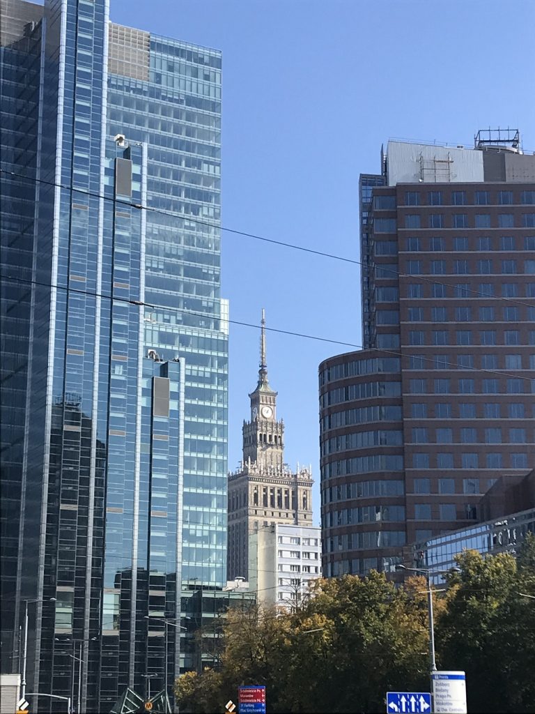 Varsó - felhőkarcolók, Sztálin "tortája" és újragondolt, menő városrészek